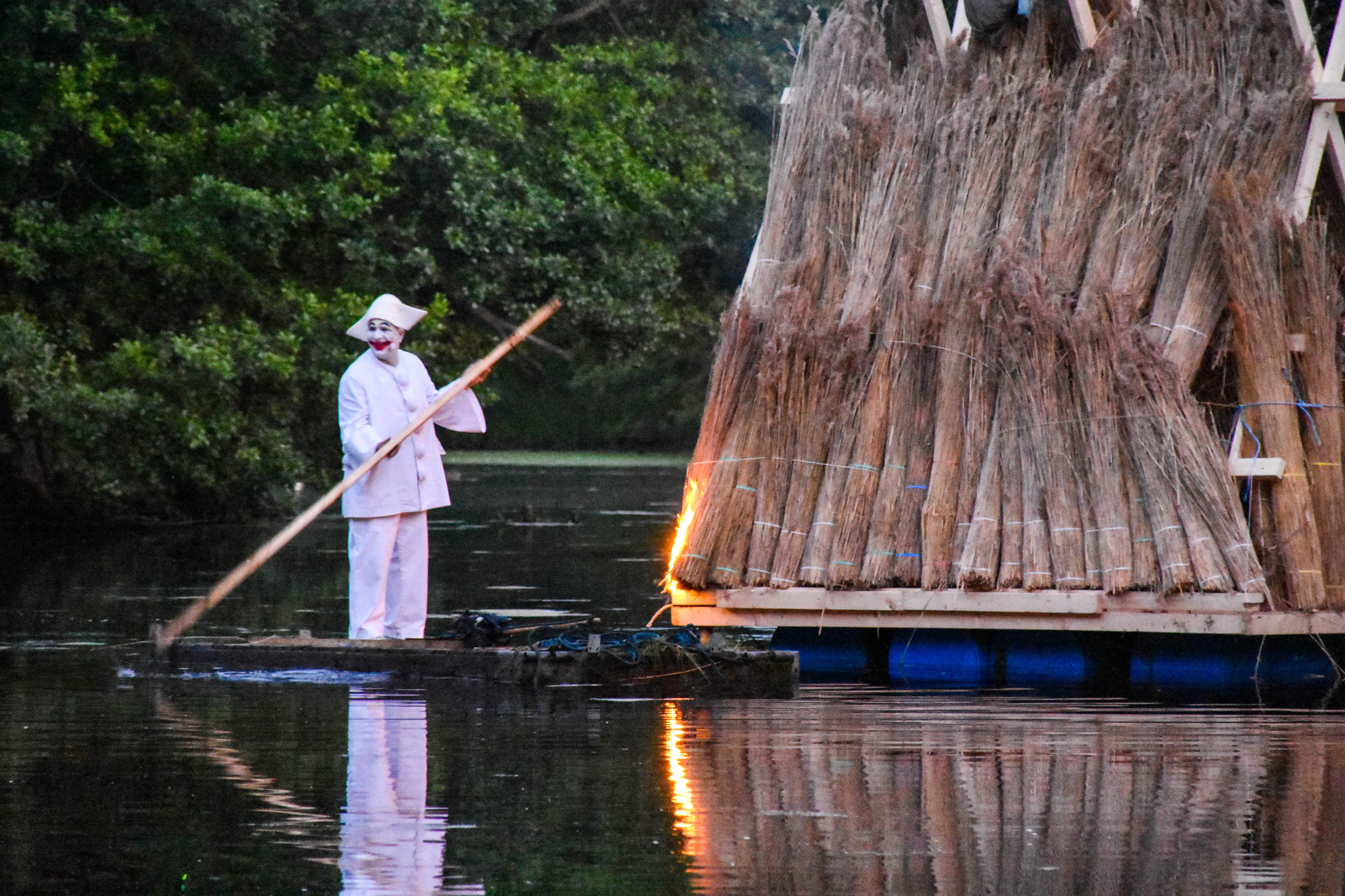 Hold den traditionsrige Sankt Hans på Bakken